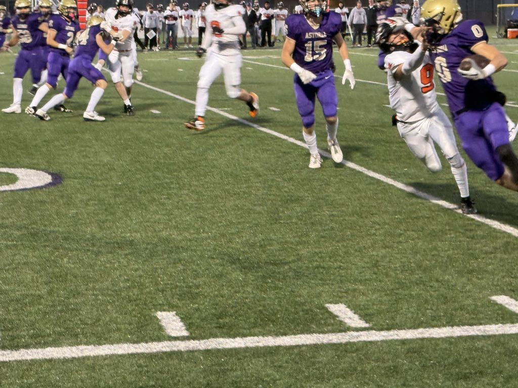 Football: Astoria scores a happy homecoming, Warrenton’s game thrills ...